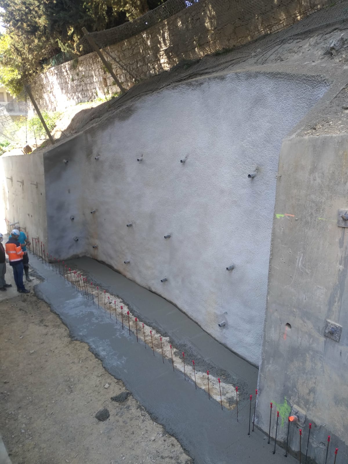 Confortement de talus après glissement de terrain - Stabilisation ...