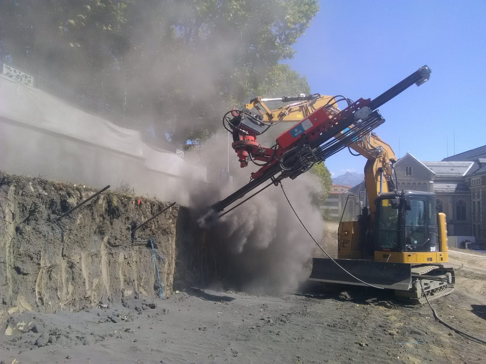 Soutènement par paroi microberlinoise et parois clouées - Stabilisation ...
