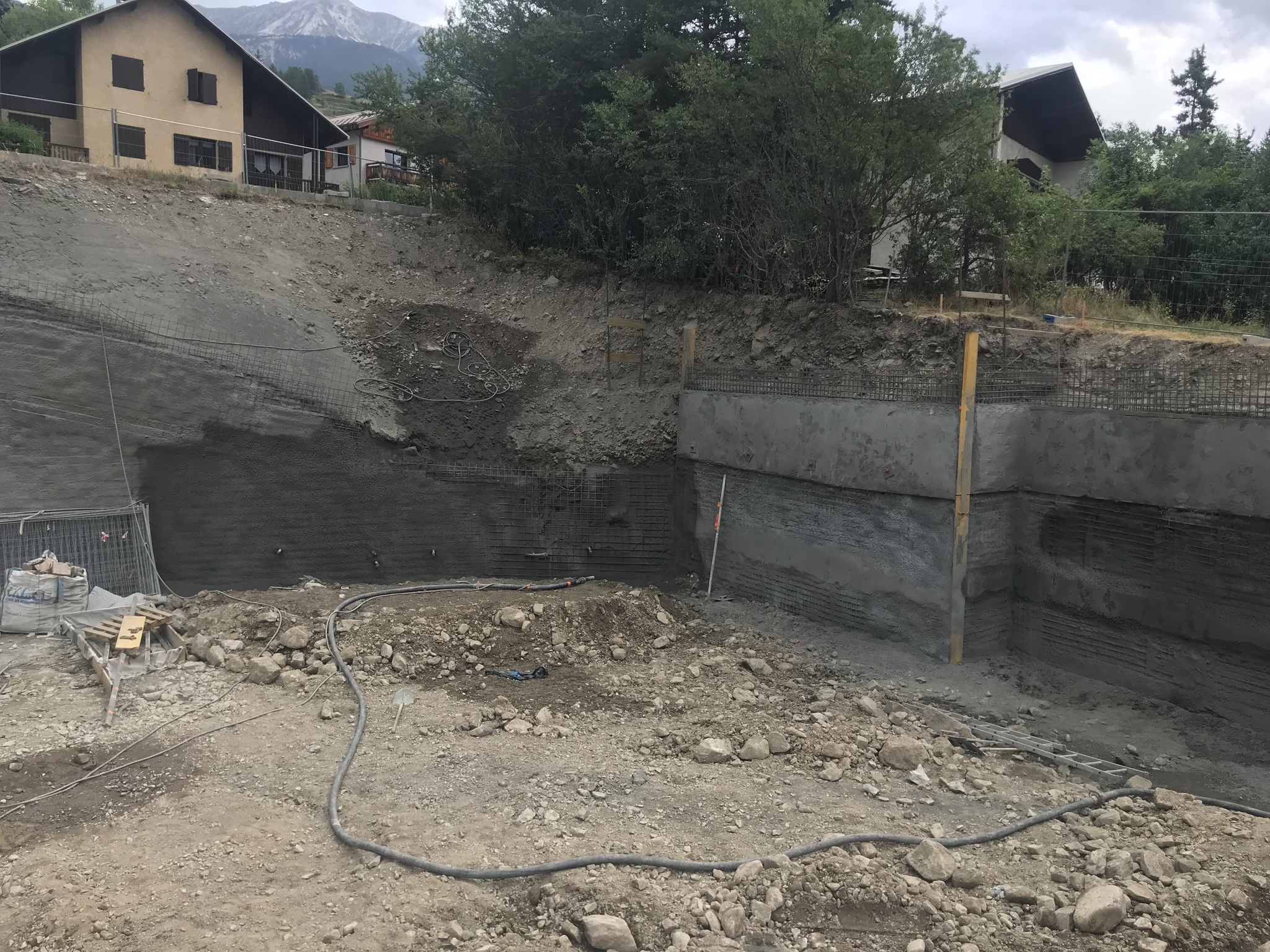 Permanent and temporary retaining walls - Stabilisation Protection