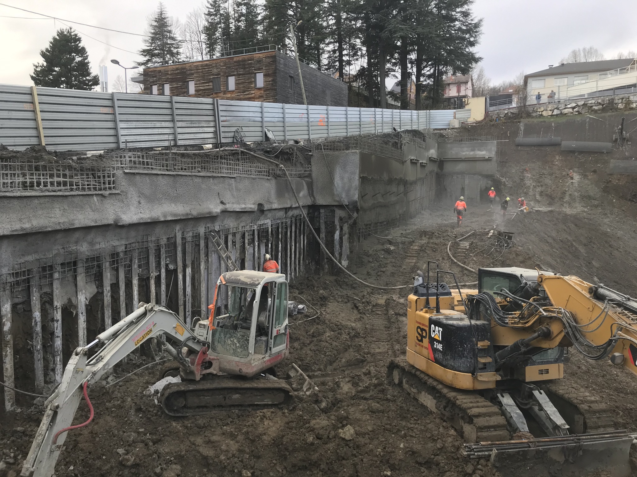 Soutènement par paroi microberlinoise et parois clouées